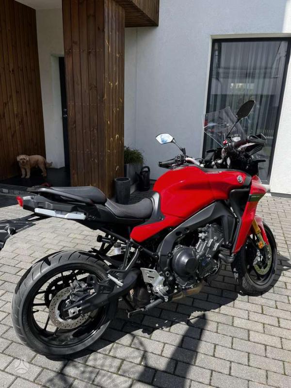 Red Yamaha Tracer 9GT 2021 in Vilnius, with an engine capacity of 0.89 L and mileage of 5 thousand km for 8990 €, photo 6 on AUTOMOTO.COM.LV