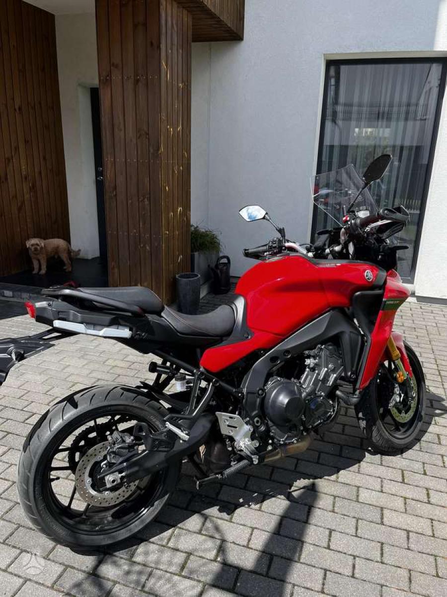 Sarkans Yamaha Tracer 9GT 2021 Viļņa, ar dzinēja tilpumu 0.89 L un nobraukumu 5 tūkst. km par 8990 €, foto 7 vietnē AUTOMOTO.COM.LV