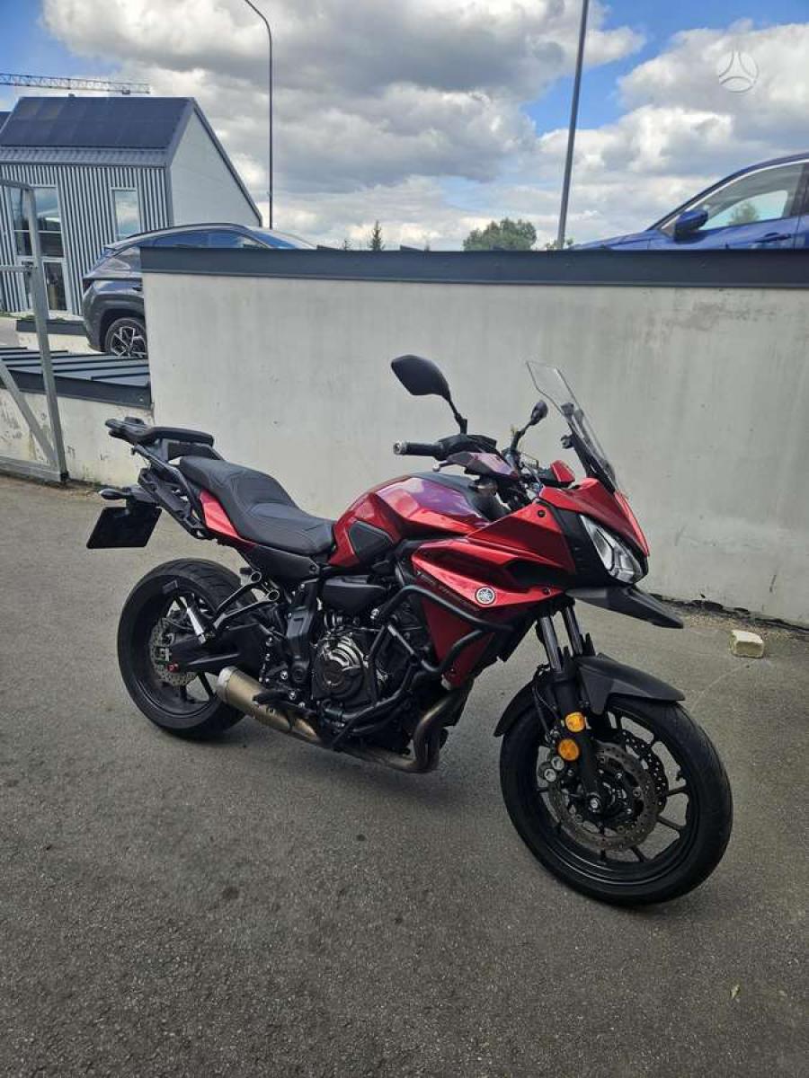 Sarkans Yamaha Tracer 2017 Viļņa, ar dzinēja tilpumu 0.69 L un nobraukumu 42 tūkst. km par 4850 €, foto 1 vietnē AUTOMOTO.COM.LV