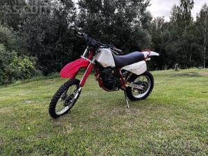 Yamaha TT 600 1985 Jelgava, ar dzinēja tilpumu 0.60 L un nobraukumu 0 tūkst. km par 900 €, foto 1 vietnē AUTOMOTO.COM.LV