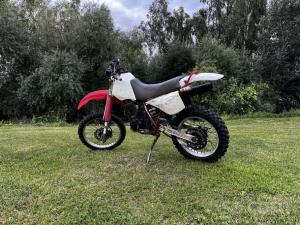 Yamaha TT 600 1985 Jelgava, ar dzinēja tilpumu 0.60 L un nobraukumu 0 tūkst. km par 900 €, foto 3 vietnē AUTOMOTO.COM.LV