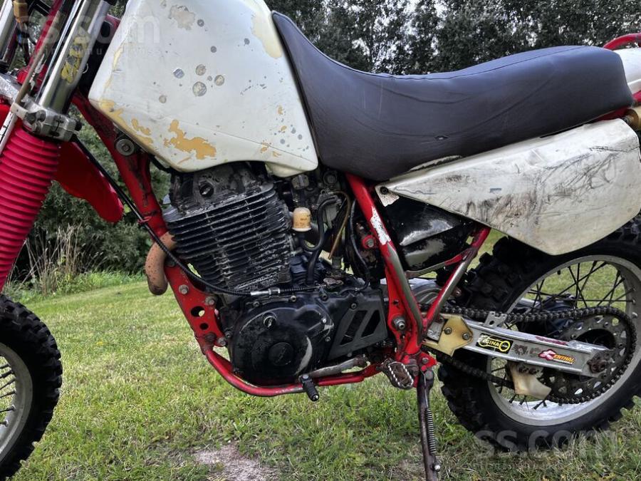 Yamaha TT 600 1985 Jelgava, ar dzinēja tilpumu 0.60 L un nobraukumu 0 tūkst. km par 900 €, foto 7 vietnē AUTOMOTO.COM.LV