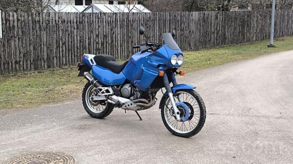 Yamaha TZ 750 1990 Tukums, ar dzinēja tilpumu 0.75 L un nobraukumu 0 tūkst. km par 2800 €, foto 1 vietnē AUTOMOTO.COM.LV
