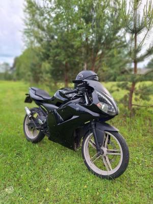 Черный Ямаха TZR 2004 в Игналина, объемом двигателя 50.00 л и пробегом 34 тыс. км за 1100 €, фото  на AUTOMOTO.COM.LV