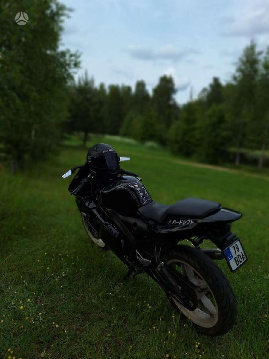 Черный Ямаха TZR 2004 в Игналина, объемом двигателя 50.00 л и пробегом 34 тыс. км за 1100 €, фото 5 на AUTOMOTO.COM.LV
