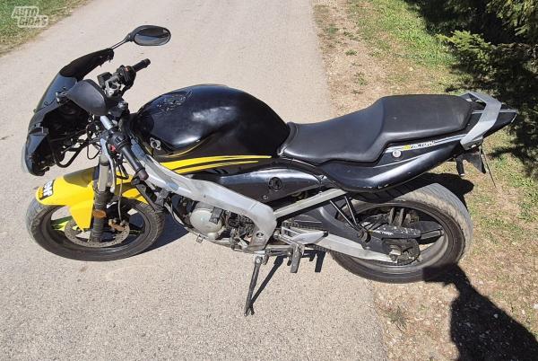 Black Yamaha TZR 2006 in Raseiniai, with an engine capacity of 0.05 L and mileage of 10 thousand km for 1000 €, photo 2 on AUTOMOTO.COM.LV