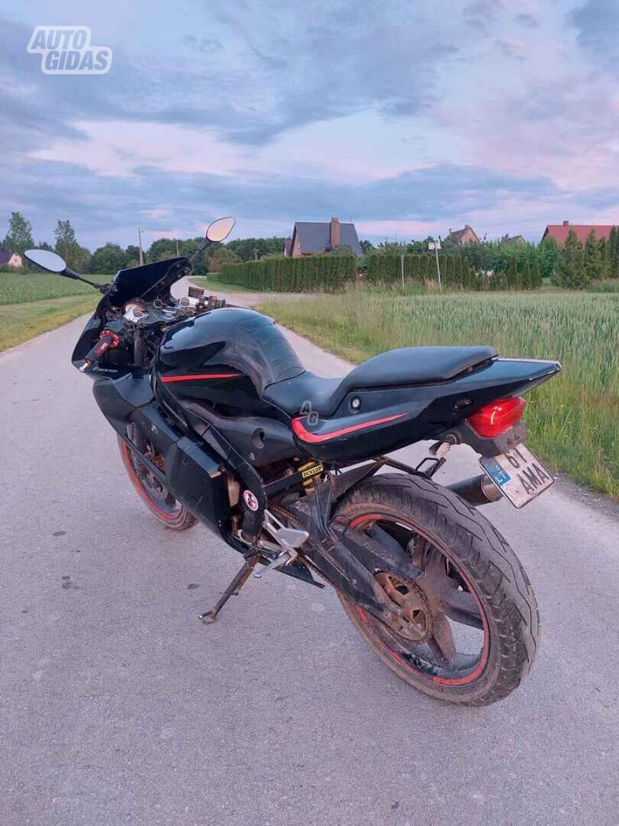 Black Yamaha TZR 2007 in Radviliskis, with an engine capacity of 0.05 L and mileage of 19 thousand km for 1100 €, photo 6 on AUTOMOTO.COM.LV