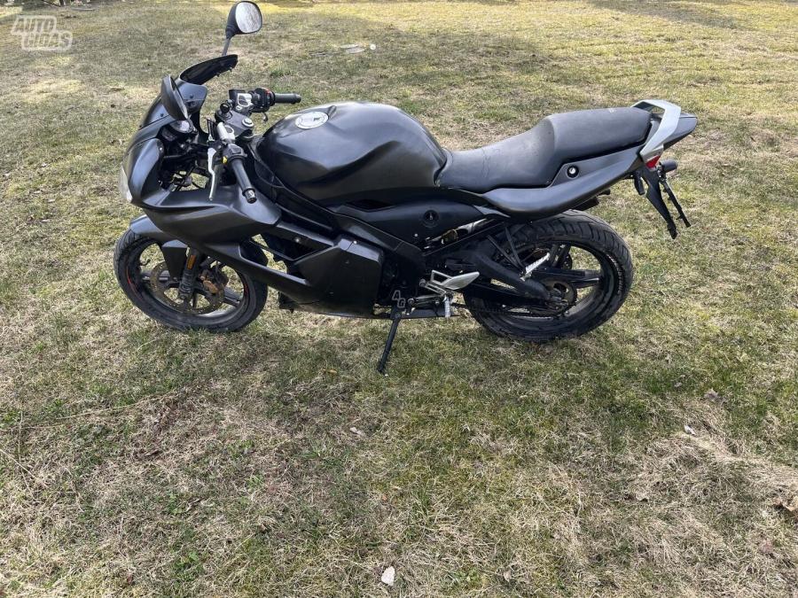 Black Yamaha TZR 2010 in Trakai, with an engine capacity of 0.05 L and mileage of 30 thousand km for 1400 €, photo 4 on AUTOMOTO.COM.LV