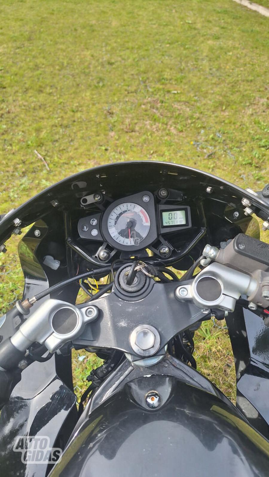 Black Yamaha TZR 2010 in Radviliskis, with an engine capacity of 0.05 L and mileage of 0 thousand km for 1550 €, photo 8 on AUTOMOTO.COM.LV