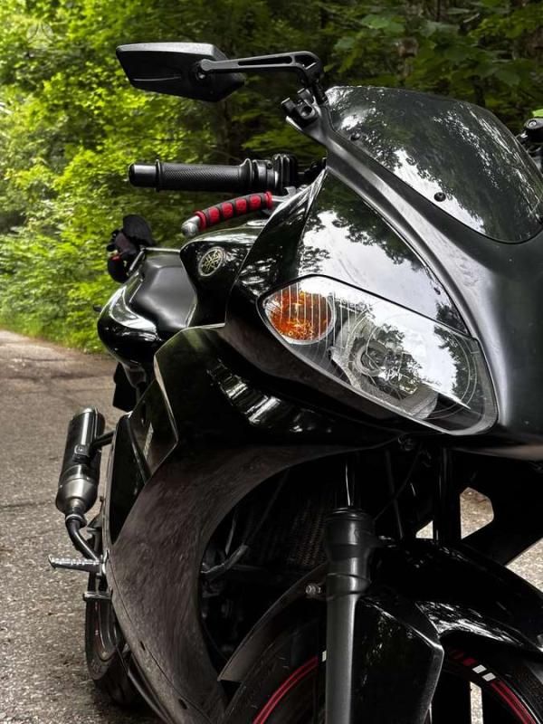 Black Yamaha TZR 2011 in Kretinga, with an engine capacity of 50.00 L and mileage of 39 thousand km for 1899 €, photo 1 on AUTOMOTO.COM.LV