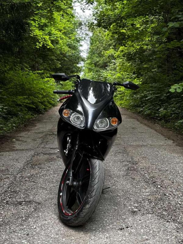 Black Yamaha TZR 2011 in Kretinga, with an engine capacity of 50.00 L and mileage of 39 thousand km for 1899 €, photo 2 on AUTOMOTO.COM.LV