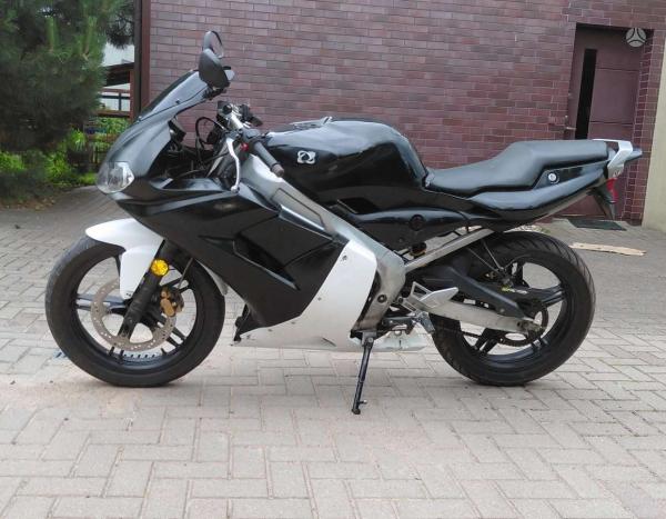 Yamaha TZR 2006 Kauņa, ar dzinēja tilpumu 50.00 L un nobraukumu 10 tūkst. km par 1700 €, foto 3 vietnē AUTOMOTO.COM.LV