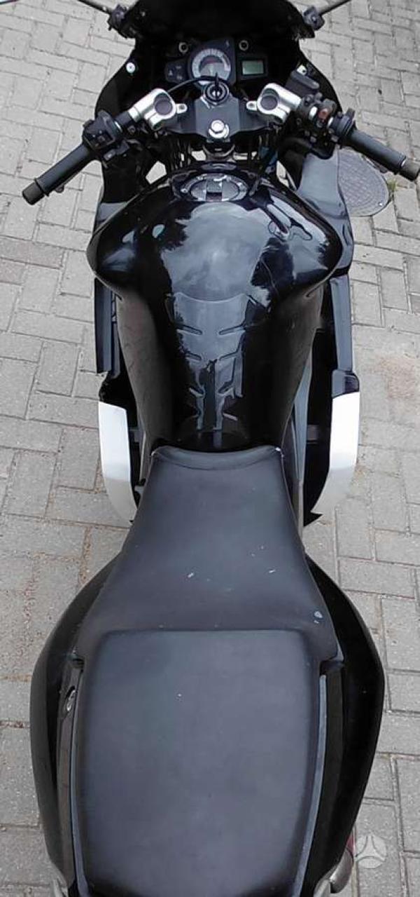 Yamaha TZR 2006 Kauņa, ar dzinēja tilpumu 50.00 L un nobraukumu 10 tūkst. km par 1700 €, foto 4 vietnē AUTOMOTO.COM.LV