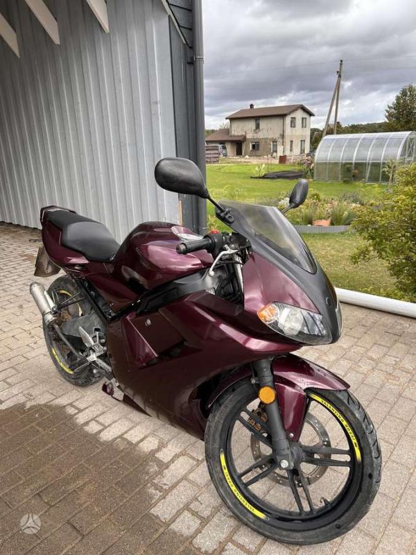 Violets Yamaha TZR 2011 Gargždai, ar dzinēja tilpumu 50.00 L un nobraukumu 31 tūkst. km par 1400 €, foto 3 vietnē AUTOMOTO.COM.LV