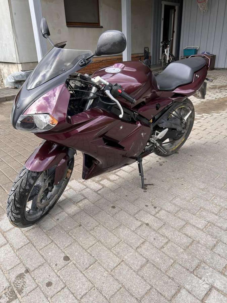 Фиолетовый Ямаха TZR 2011 в Гаргждай, объемом двигателя 50.00 л и пробегом 31 тыс. км за 1400 €, фото 4 на AUTOMOTO.COM.LV