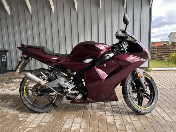 Violets Yamaha TZR 2011 Gargždai, ar dzinēja tilpumu 50.00 L un nobraukumu 31 tūkst. km par 1400 €, foto 5 vietnē AUTOMOTO.COM.LV