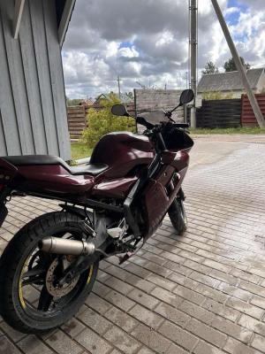 Фиолетовый Ямаха TZR 2011 в Гаргждай, объемом двигателя 50.00 л и пробегом 31 тыс. км за 1400 €, фото 7 на AUTOMOTO.COM.LV
