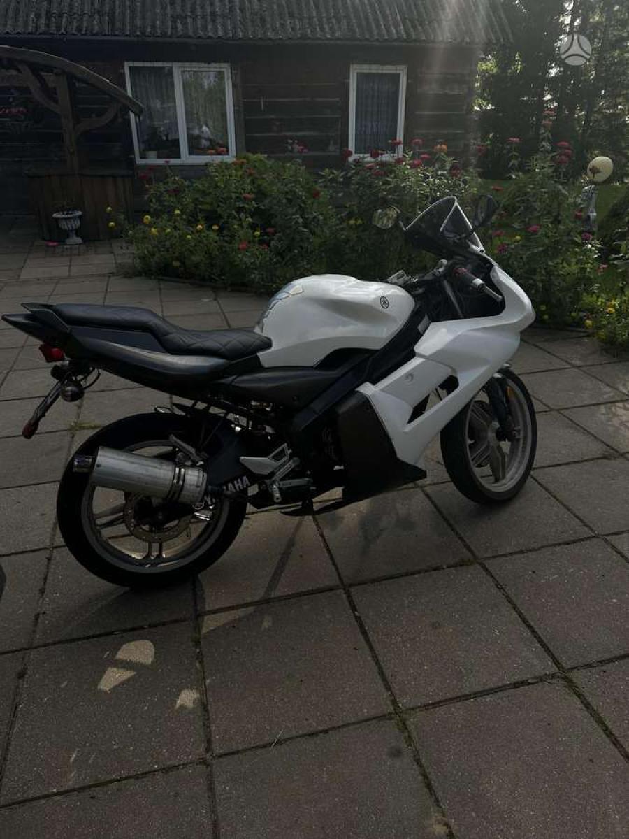 White Yamaha TZR 2005 in Kretinga, with an engine capacity of 49.00 L and mileage of 30 thousand km for 1650 €, photo 1 on AUTOMOTO.COM.LV
