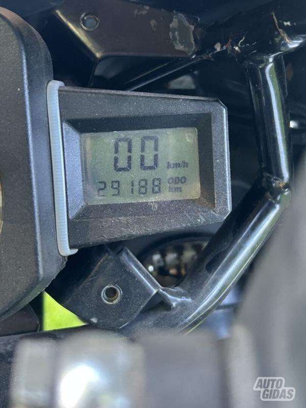 White Yamaha TZR 2011 in Kelme, with an engine capacity of 0.05 L and mileage of 29 thousand km for 1350 €, photo 7 on AUTOMOTO.COM.LV