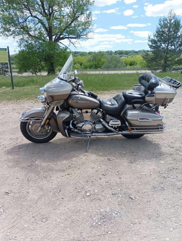 Pelēks Yamaha Venture Royale 2002 Panevēža, ar dzinēja tilpumu 1.30 L un nobraukumu 76 tūkst. km par 4900 €, foto 1 vietnē AUTOMOTO.COM.LV