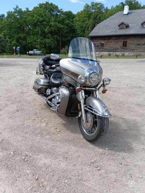 Pelēks Yamaha Venture Royale 2002 Panevēža, ar dzinēja tilpumu 1.30 L un nobraukumu 76 tūkst. km par 4900 €, foto 5 vietnē AUTOMOTO.COM.LV