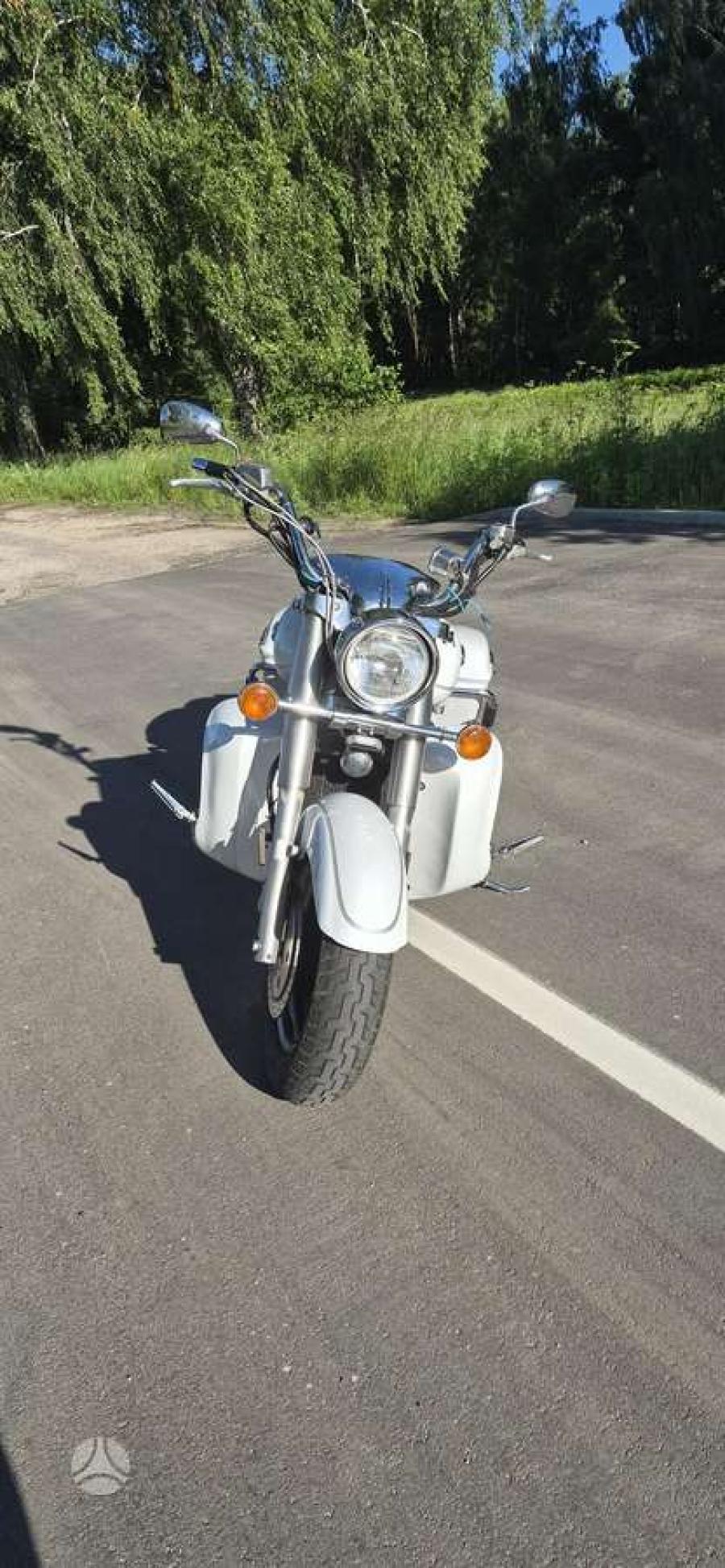 Balts Yamaha Venture Royale 2006 Kauņa, ar dzinēja tilpumu 1.30 L un nobraukumu 20 tūkst. km par 4500 €, foto 4 vietnē AUTOMOTO.COM.LV