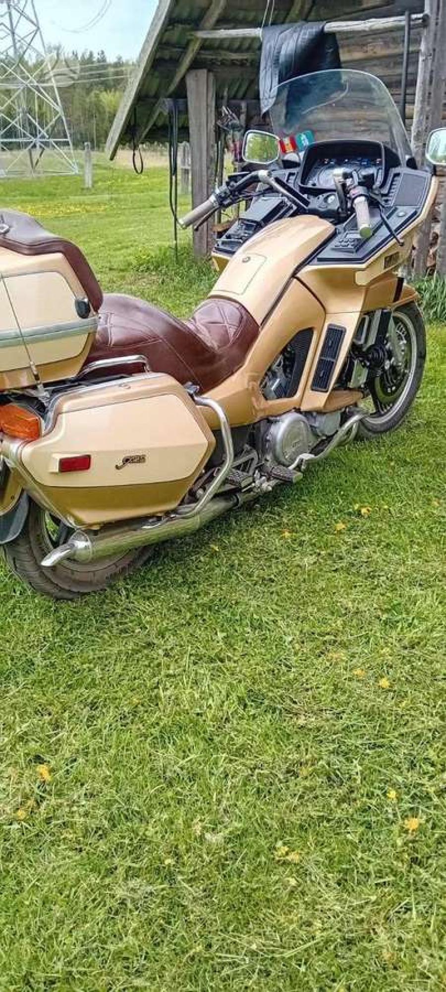 Dzeltens Yamaha Venture Royale 1984 Visaginas, ar dzinēja tilpumu 0.00 L un nobraukumu 40 tūkst. km par 2600 €, foto 4 vietnē AUTOMOTO.COM.LV