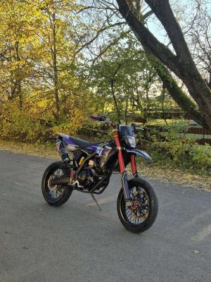 Black Yamaha WR 125 2020 in Prienai, with an engine capacity of 0.13 L and mileage of 19 thousand km for 2550 €, photo  on AUTOMOTO.COM.LV