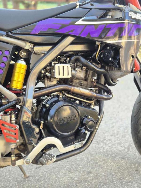 Черный Ямаха WR 125 2020 в Пренай, объемом двигателя 0.13 л и пробегом 19 тыс. км за 2450 €, фото 11 на AUTOMOTO.COM.LV