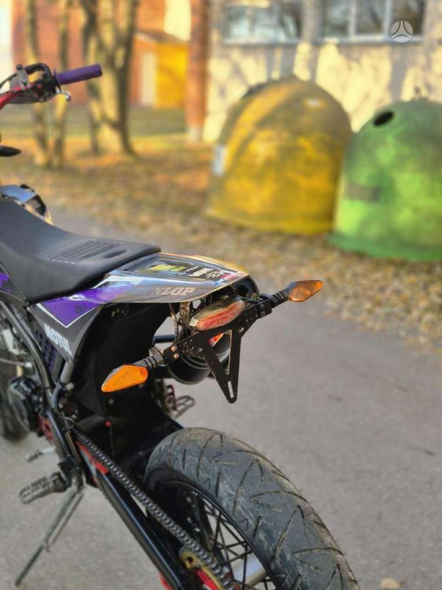Black Yamaha WR 125 2020 in Prienai, with an engine capacity of 0.13 L and mileage of 19 thousand km for 2550 €, photo 24 on AUTOMOTO.COM.LV