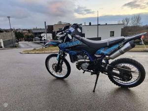 Yamaha WR 125 2015 Tauragė, ar dzinēja tilpumu 0.13 L un nobraukumu 32 tūkst. km par 2299 €, foto 2 vietnē AUTOMOTO.COM.LV