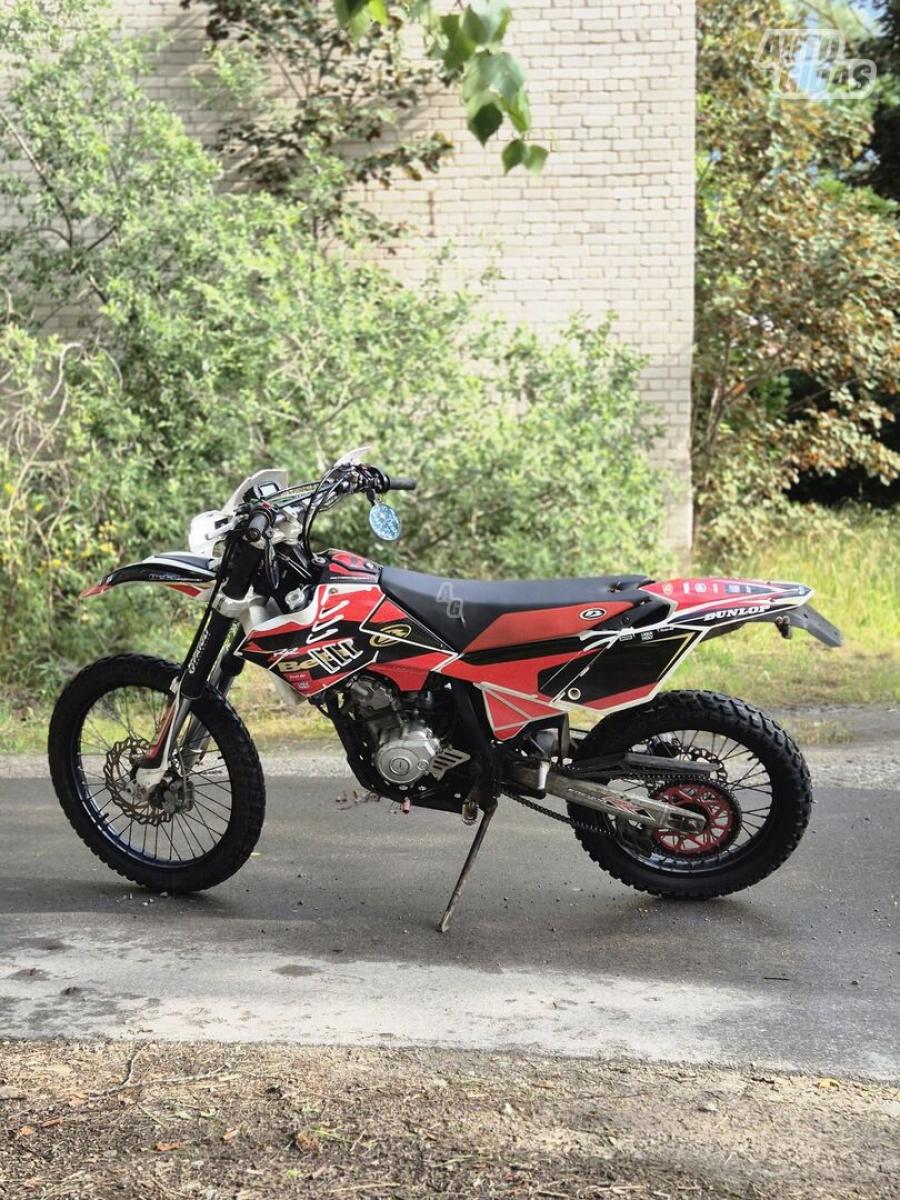 Yamaha WR 125 2015 in Prienai, with an engine capacity of 0.13 L and mileage of 15 thousand km for 1099 €, photo 6 on AUTOMOTO.COM.LV