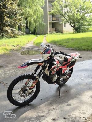 Yamaha WR 125 2015 in Prienai, with an engine capacity of 0.13 L and mileage of 15 thousand km for 1099 €, photo 9 on AUTOMOTO.COM.LV
