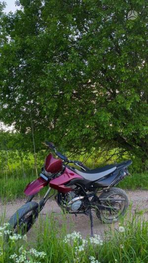 Sarkans Yamaha WR 125 2009 Utena, ar dzinēja tilpumu 0.13 L un nobraukumu 48 tūkst. km par 1600 €, foto 1 vietnē AUTOMOTO.COM.LV