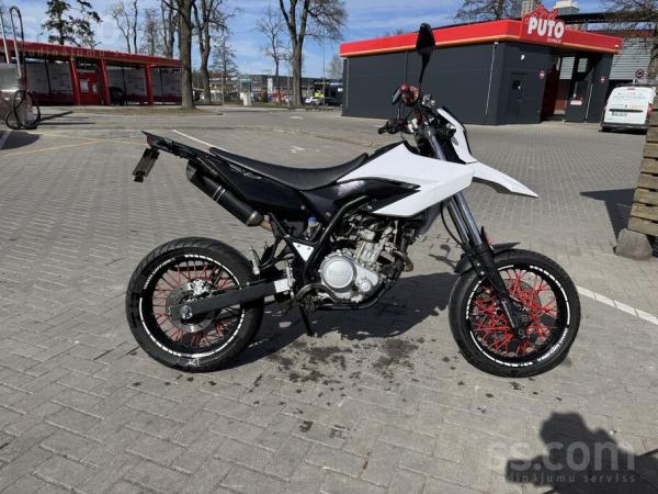 Yamaha WR 125R 2009 in Riga, with an engine capacity of 0.13 L and mileage of 0 thousand km for 2200 €, photo 1 on AUTOMOTO.COM.LV