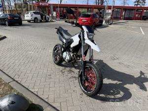 Yamaha WR 125R 2009 Rīga, ar dzinēja tilpumu 0.13 L un nobraukumu 0 tūkst. km par 2200 €, foto 3 vietnē AUTOMOTO.COM.LV