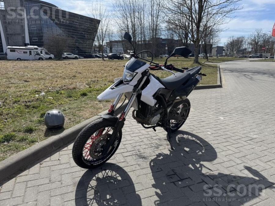 Yamaha WR 125R 2009 Rīga, ar dzinēja tilpumu 0.13 L un nobraukumu 0 tūkst. km par 2200 €, foto 6 vietnē AUTOMOTO.COM.LV