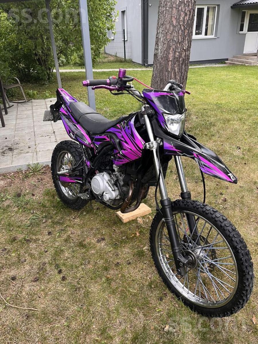 Yamaha WR 125R 2009 in Dobele, with an engine capacity of 0.13 L and mileage of 0 thousand km for 2300 €, photo 6 on AUTOMOTO.COM.LV