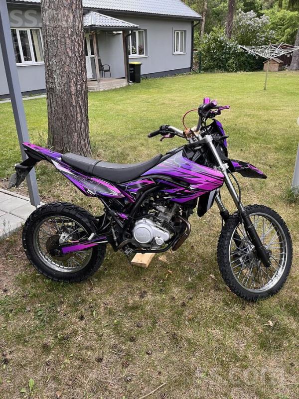 Ямаха WR 125R 2009 в Добеле, объемом двигателя 0.13 л и пробегом 0 тыс. км за 1950 €, фото 3 на AUTOMOTO.COM.LV