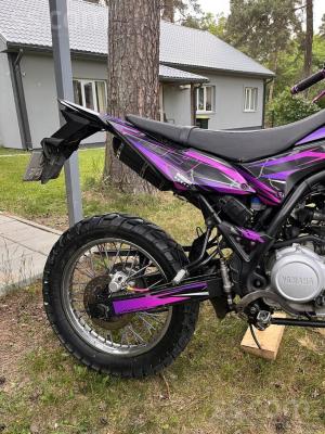 Yamaha WR 125R 2009 Dobele, ar dzinēja tilpumu 0.13 L un nobraukumu 0 tūkst. km par 1950 €, foto 5 vietnē AUTOMOTO.COM.LV