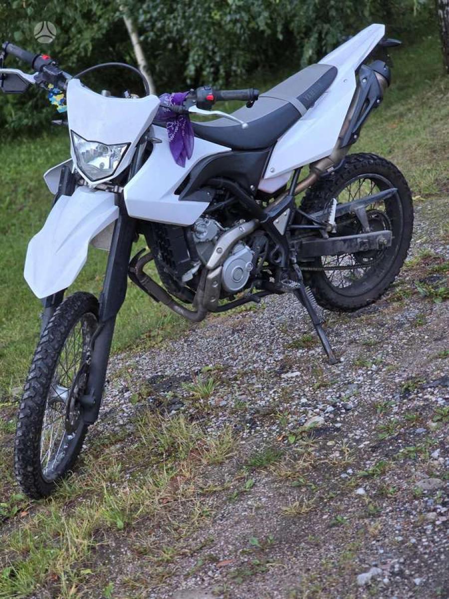 Balts Yamaha WR 125R 2014 Marijampole, ar dzinēja tilpumu 0.13 L un nobraukumu 15 tūkst. km par 2250 €, foto 1 vietnē AUTOMOTO.COM.LV
