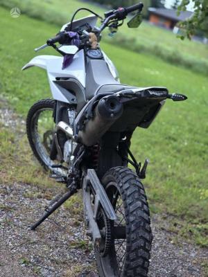 Balts Yamaha WR 125R 2014 Marijampole, ar dzinēja tilpumu 0.13 L un nobraukumu 15 tūkst. km par 2250 €, foto 4 vietnē AUTOMOTO.COM.LV
