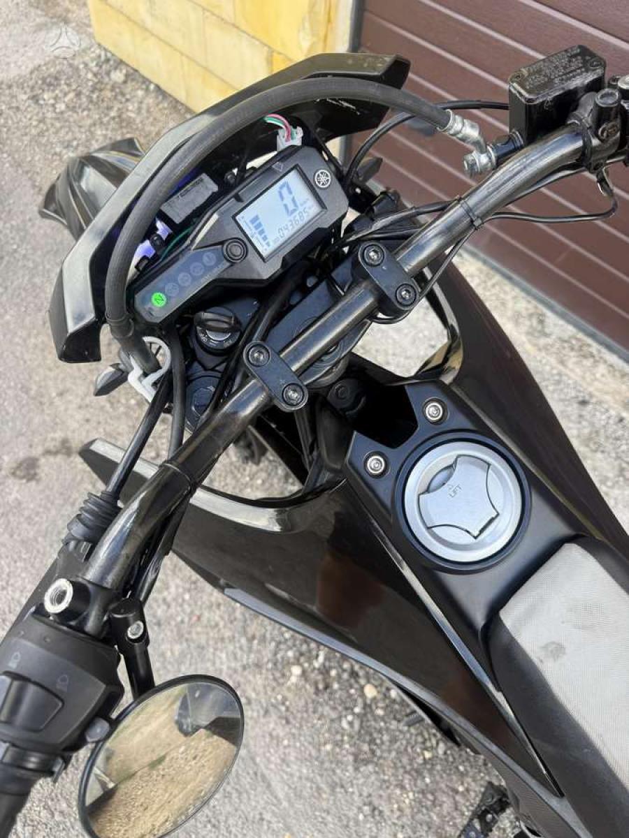 Black Yamaha WR 125X 2009 in Vilkaviskis, with an engine capacity of 0.13 L and mileage of 40 thousand km for 1100 €, photo 13 on AUTOMOTO.COM.LV