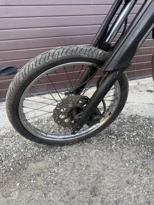Black Yamaha WR 125X 2009 in Vilkaviskis, with an engine capacity of 0.13 L and mileage of 40 thousand km for 1100 €, photo 14 on AUTOMOTO.COM.LV