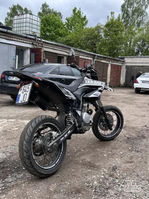 Melns Yamaha WR 125X 2010 Viļņa, ar dzinēja tilpumu 0.13 L un nobraukumu 36 tūkst. km par 2100 €, foto 4 vietnē AUTOMOTO.COM.LV