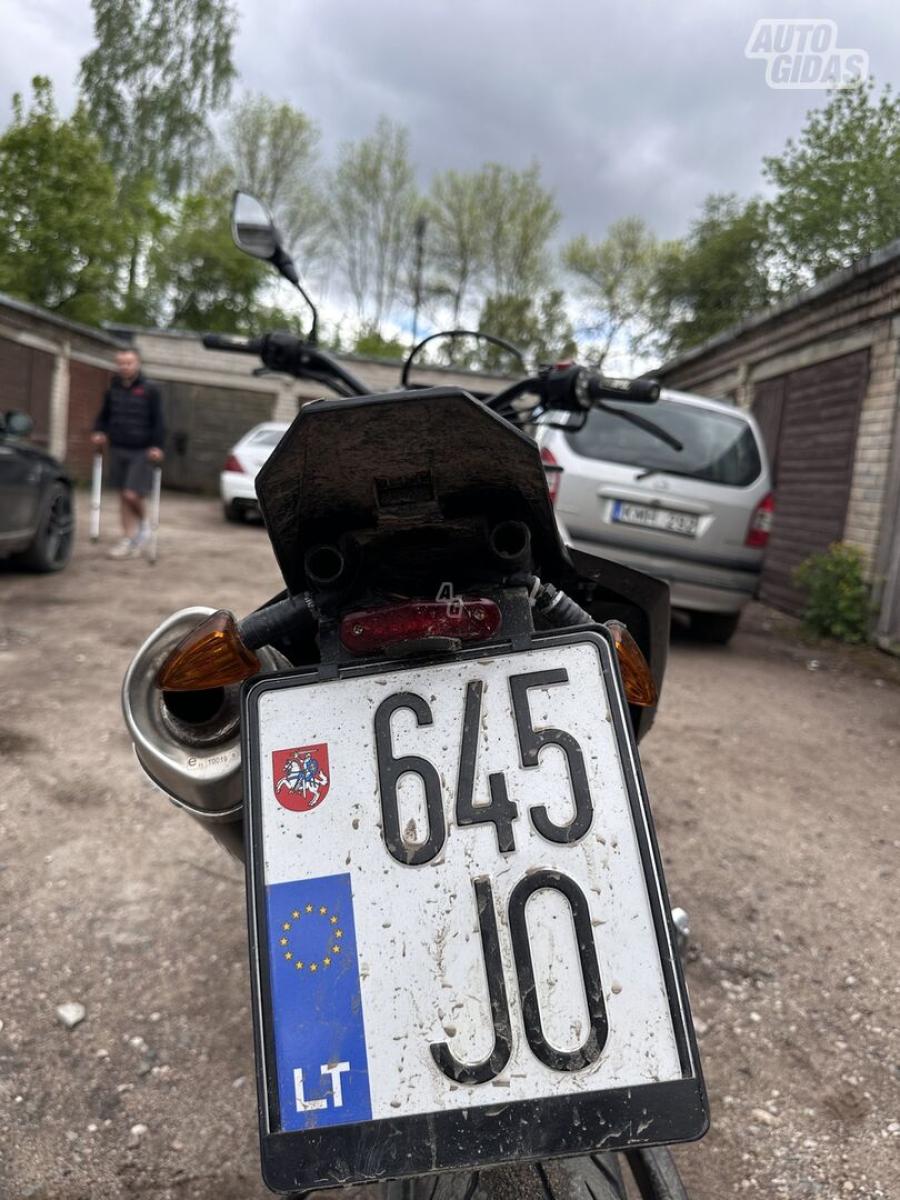 Melns Yamaha WR 125X 2010 Viļņa, ar dzinēja tilpumu 0.13 L un nobraukumu 36 tūkst. km par 2100 €, foto 6 vietnē AUTOMOTO.COM.LV