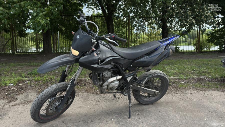 Black Yamaha WR 125X 2010 in Kaunas, with an engine capacity of 0.13 L and mileage of 0 thousand km for 999 €, photo 3 on AUTOMOTO.COM.LV