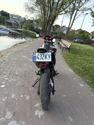 Black Yamaha WR 125X 2010 in Plunge, with an engine capacity of 0.13 L and mileage of 30 thousand km for 2400 €, photo 5 on AUTOMOTO.COM.LV