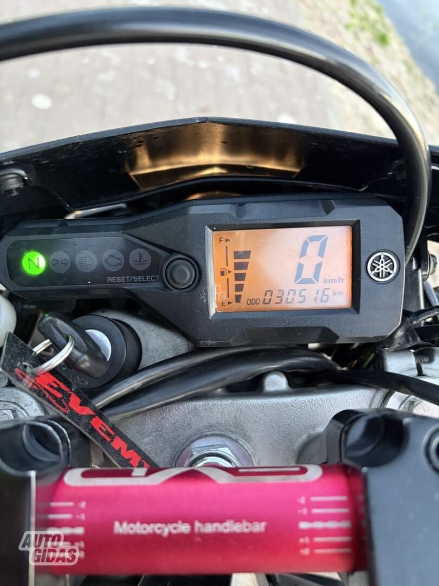 Black Yamaha WR 125X 2010 in Plunge, with an engine capacity of 0.13 L and mileage of 30 thousand km for 2400 €, photo 15 on AUTOMOTO.COM.LV