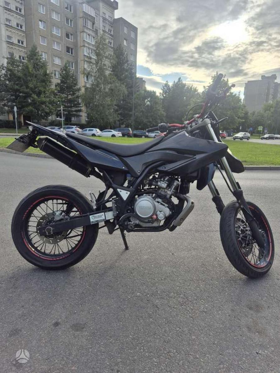 Black Yamaha WR 125X 2010 in Kaunas, with an engine capacity of 0.13 L and mileage of 30 thousand km for 1950 €, photo 3 on AUTOMOTO.COM.LV
